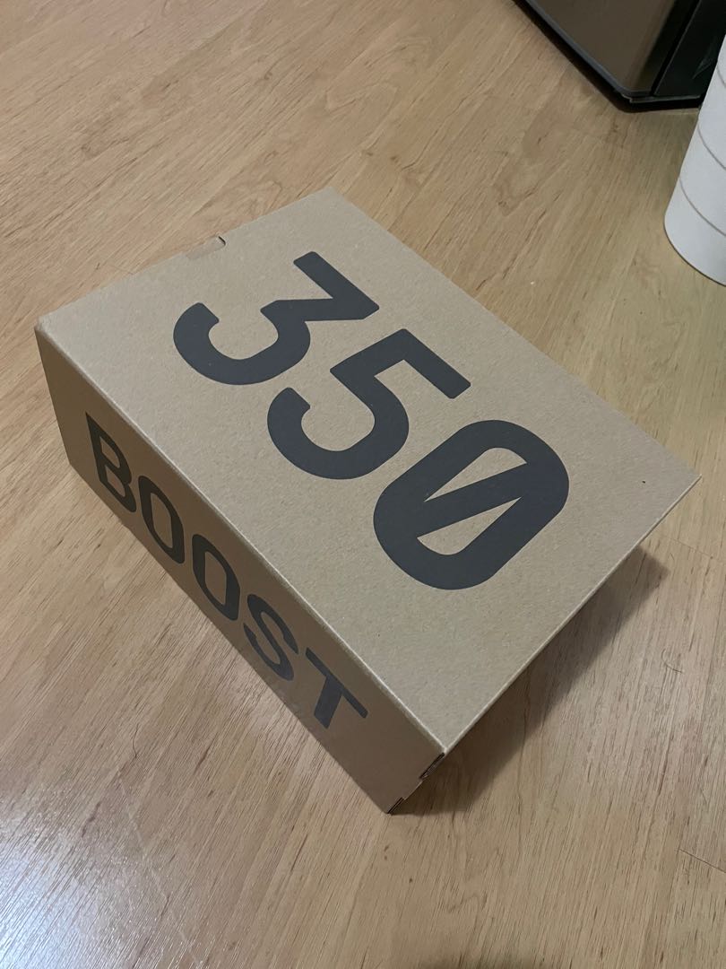 Yeezy shoe box, Men's Fashion, Footwear, Sneakers on Carousell