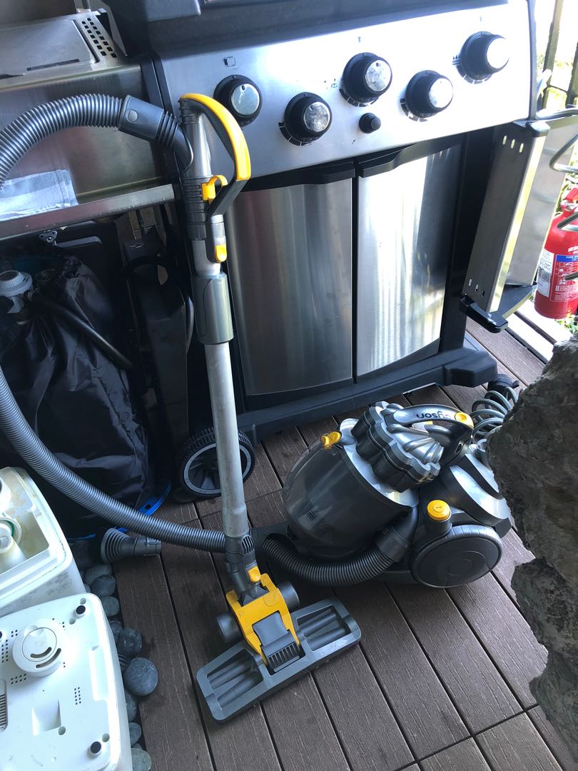 Dyson DC08 workhorse!, TV & Home Appliances, Vacuum Cleaner ...