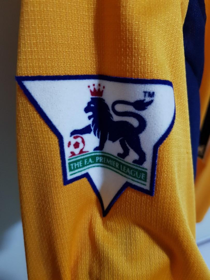 Liverpool 2001 away kit size M (100% Authentic), Men's Fashion, Tops ...