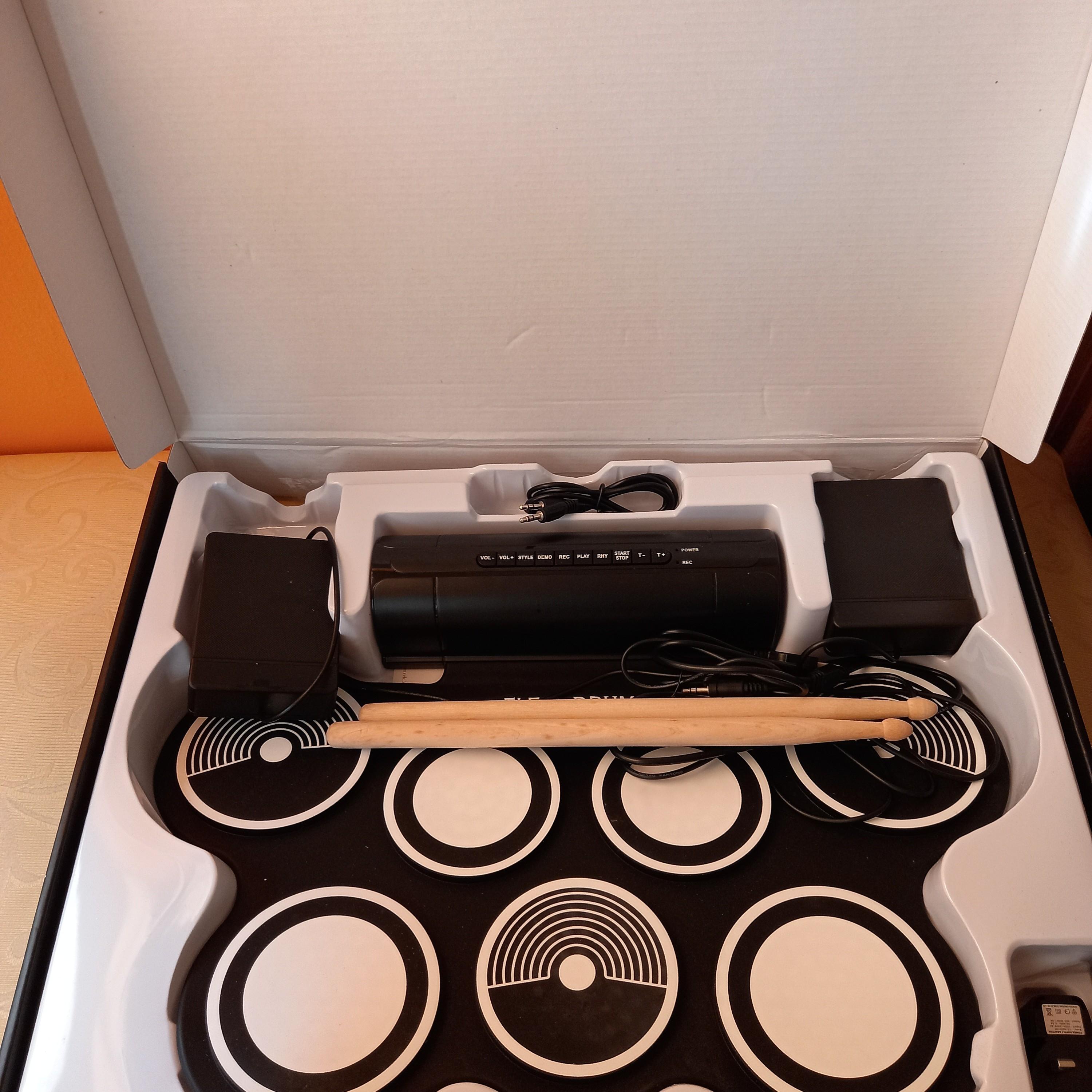 Mini drum set, Hobbies & Toys, Music & Media, Musical Instruments on ...