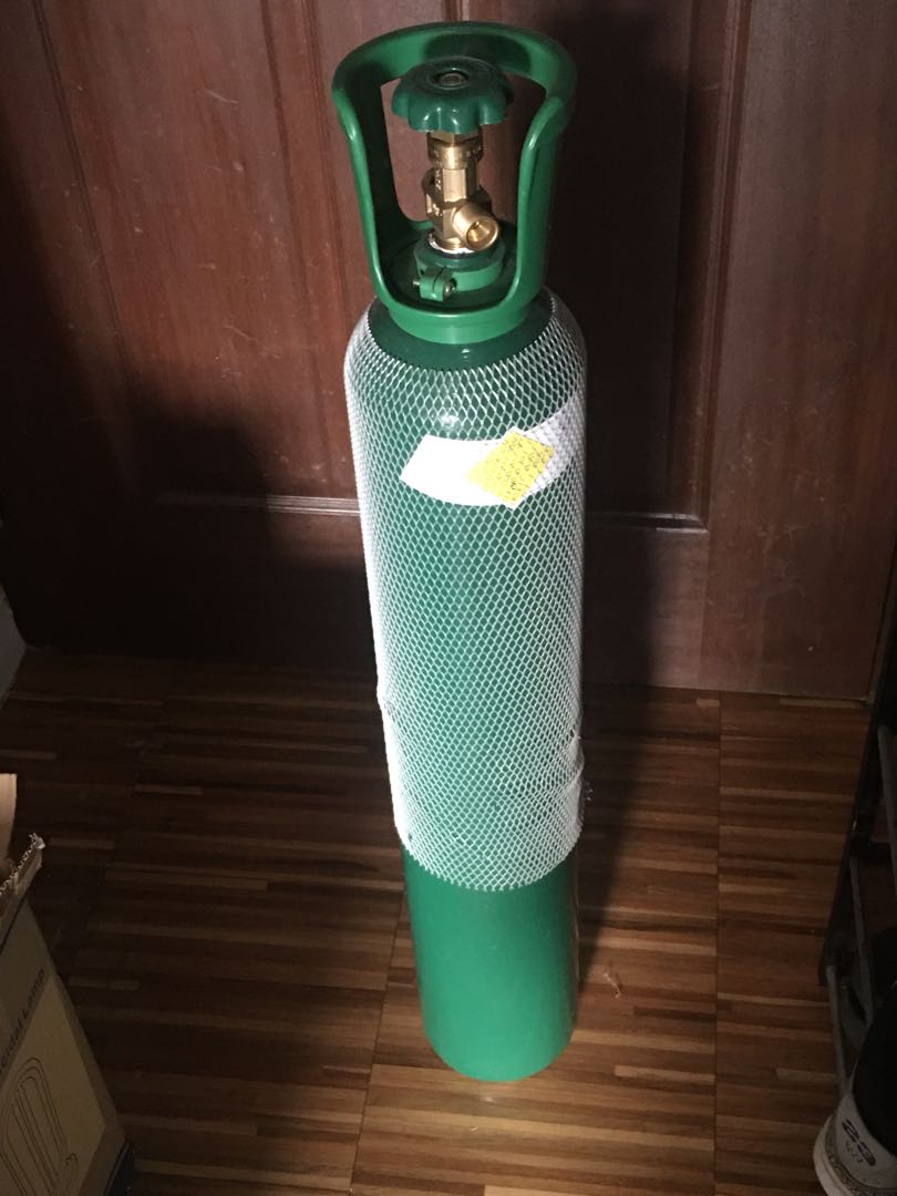 Oxygen tank w/ oxygen(15lbs) + nasal oxygen cannula, Health & Nutrition ...