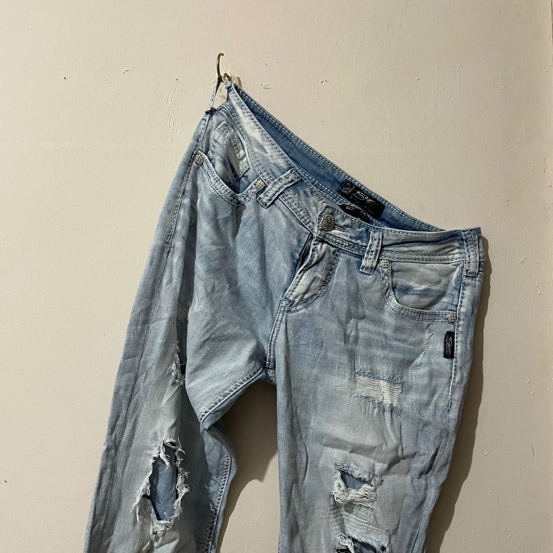 Tattered boyfriend jeans on Carousell