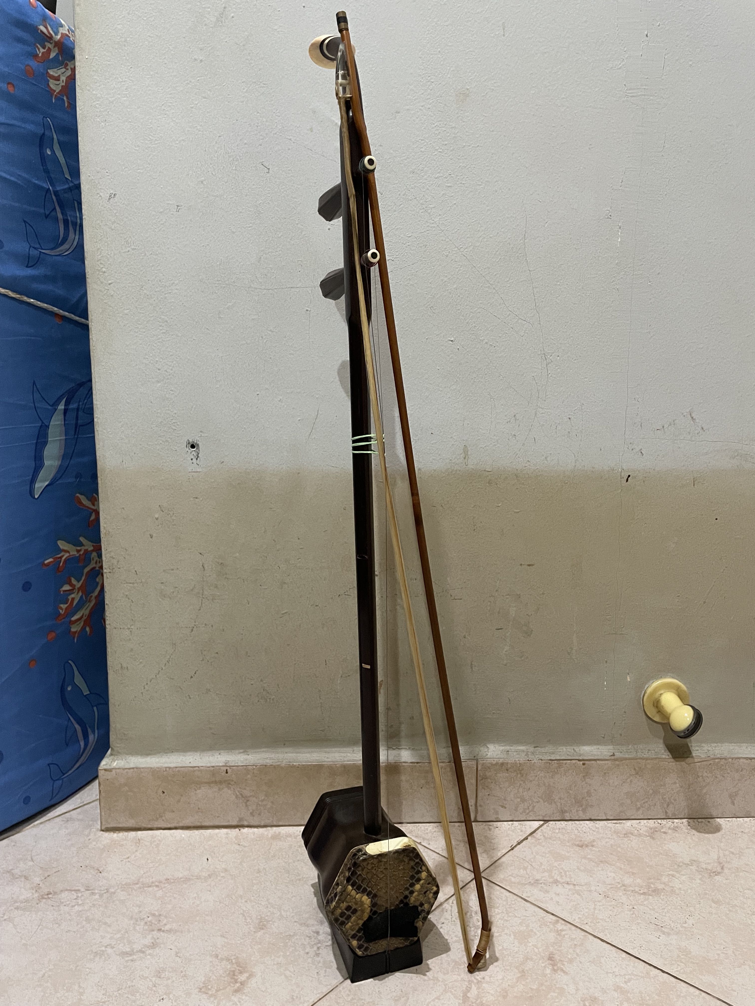 Traditional Erhu , Hobbies & Toys, Music & Media, Musical Instruments ...