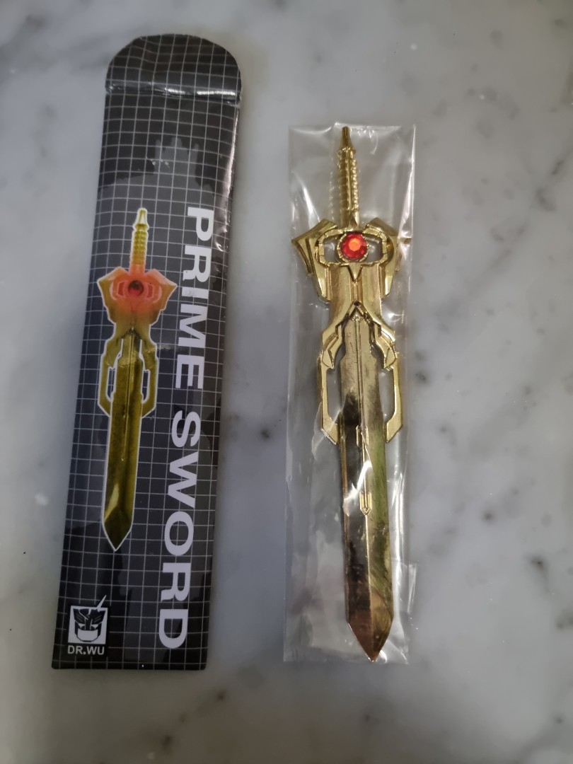 Transformers optimus prime matrix sword, Hobbies & Toys, Toys & Games ...