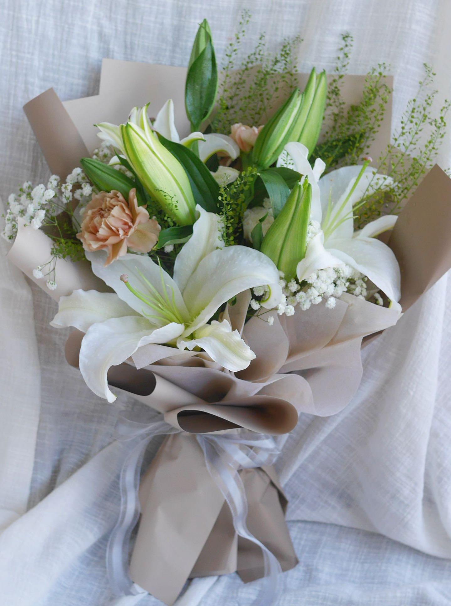 Lily bouquet fresh flowers jurong delivery, Hobbies & Toys, Stationery ...