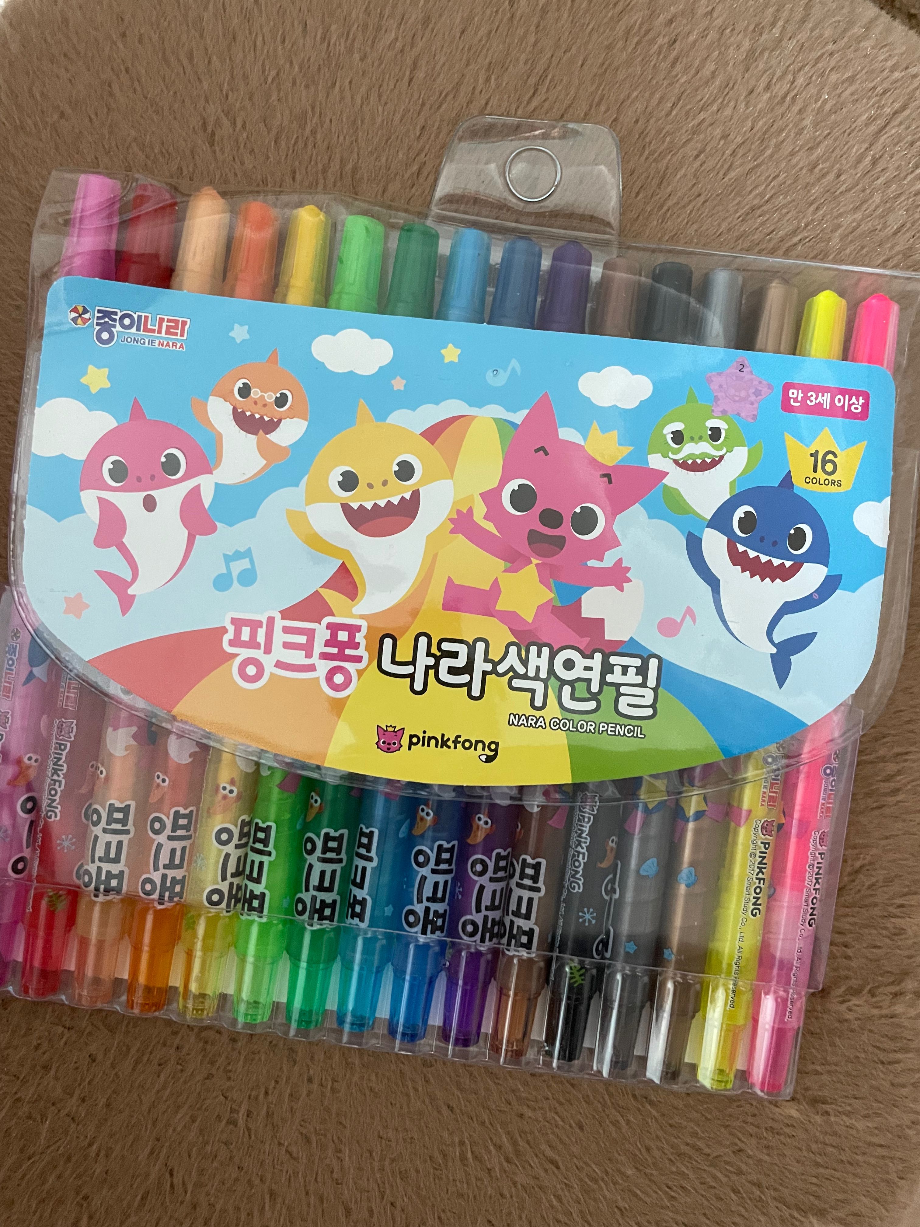 Pinkfong Twist Crayons, Hobbies & Toys, Stationery & Craft, Stationery ...
