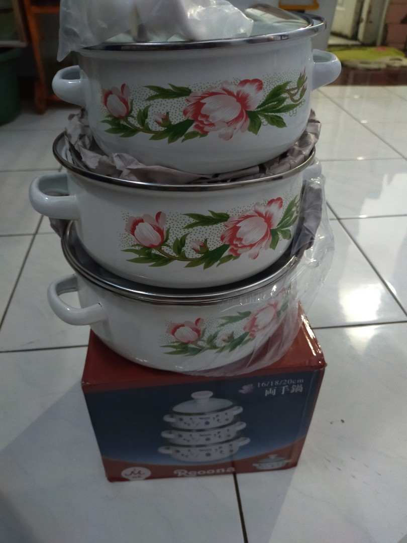 Set panci kaca/set panci enamel/, Kitchen & Appliances di Carousell