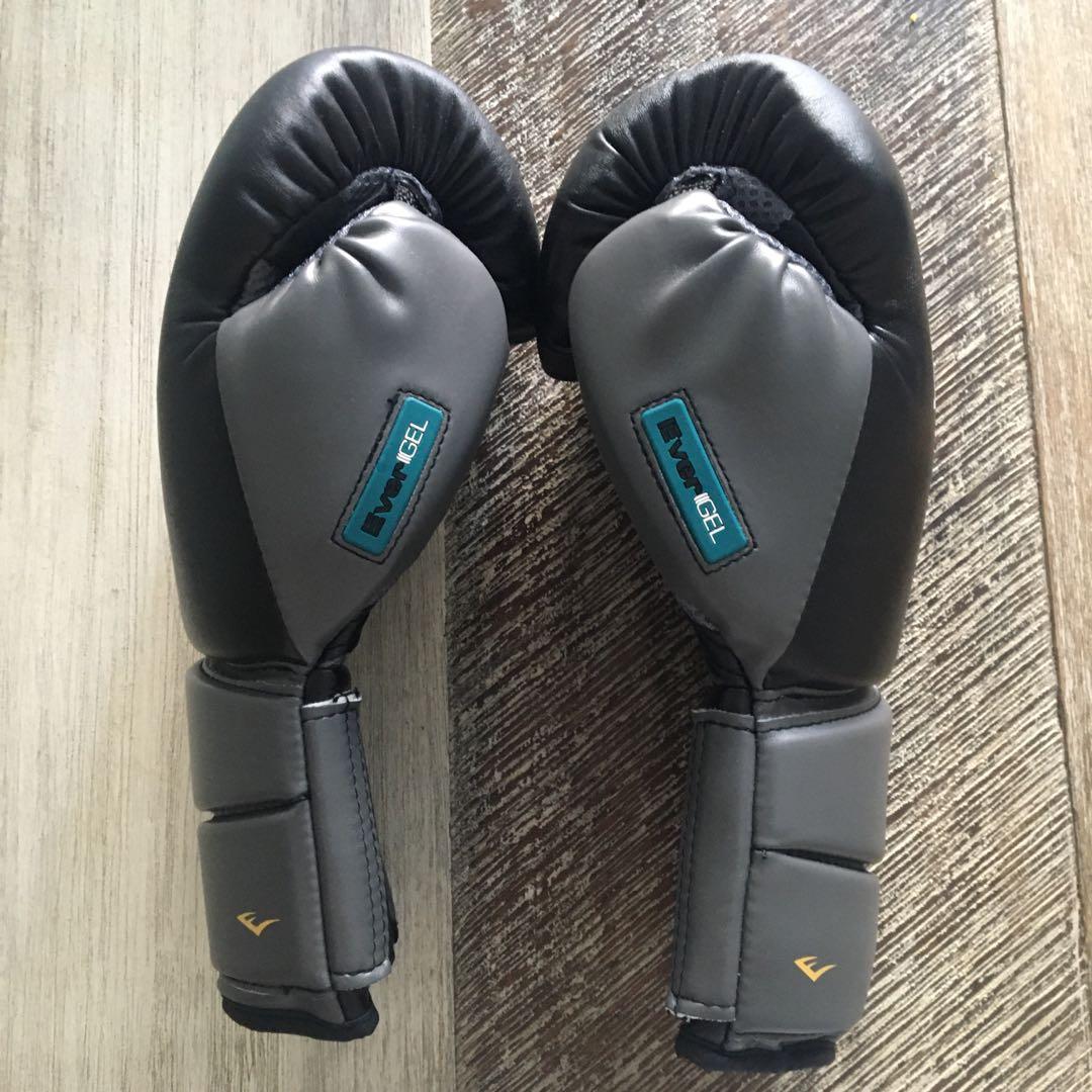 Everlast Boxing Gloves (Woman S size), Sports Equipment, Other Sports ...
