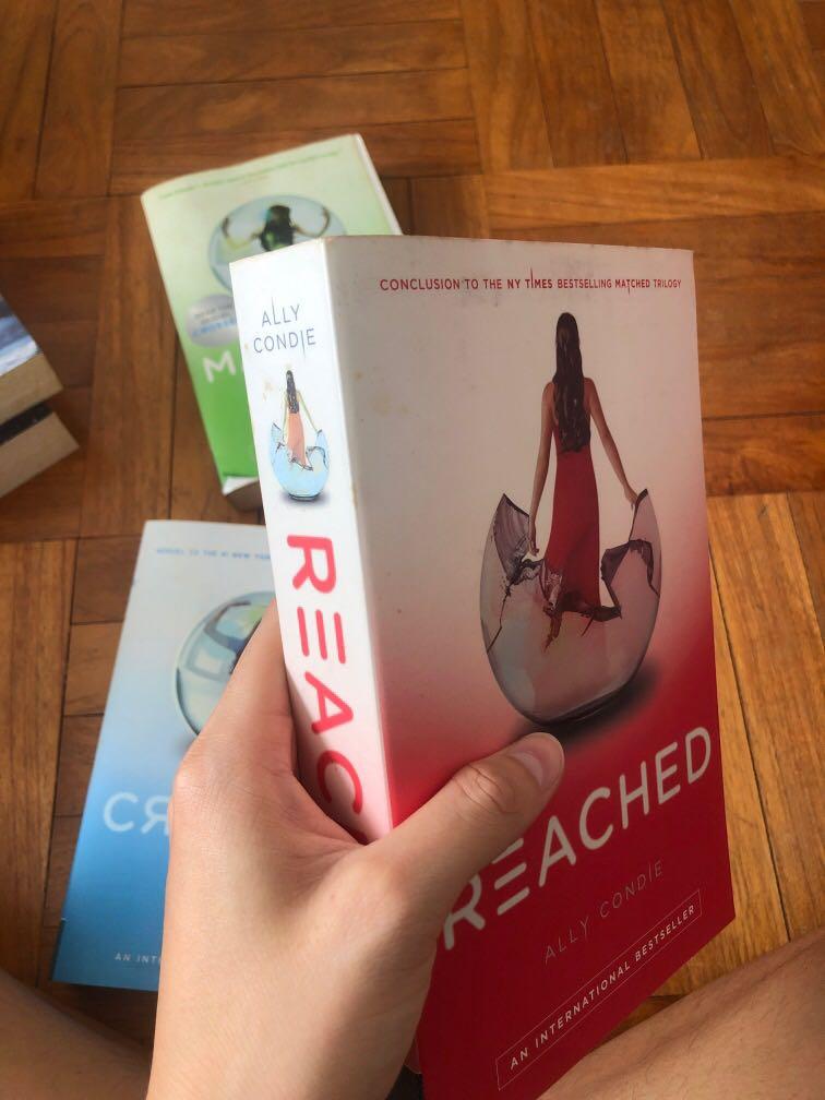 Matched/Crossed/Reached Ally Condie, Hobbies & Toys, Books & Magazines ...