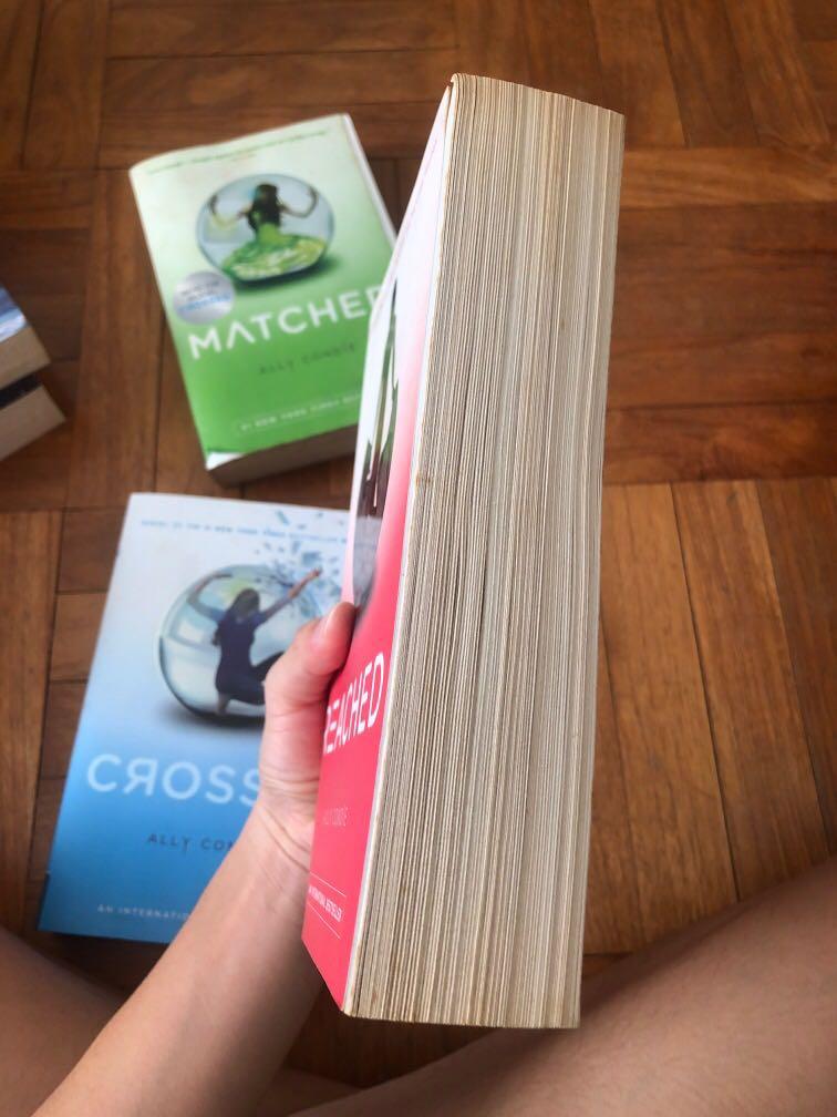 Matched/Crossed/Reached Ally Condie, Hobbies & Toys, Books & Magazines ...