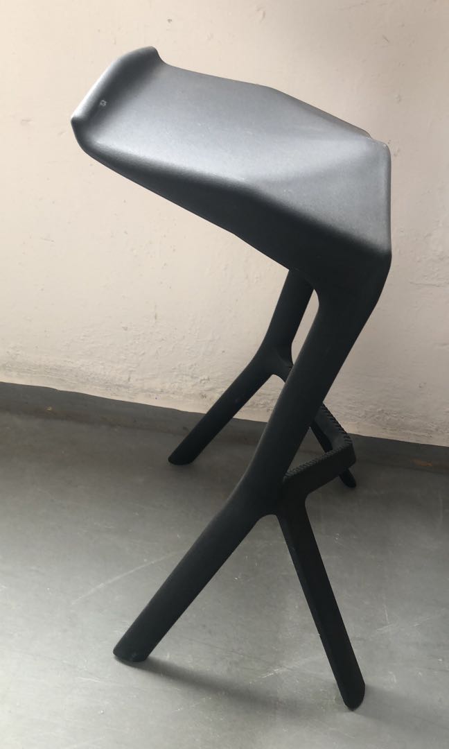 Neuer Geometric Bar Stool (Black), Furniture & Home Living, Furniture ...