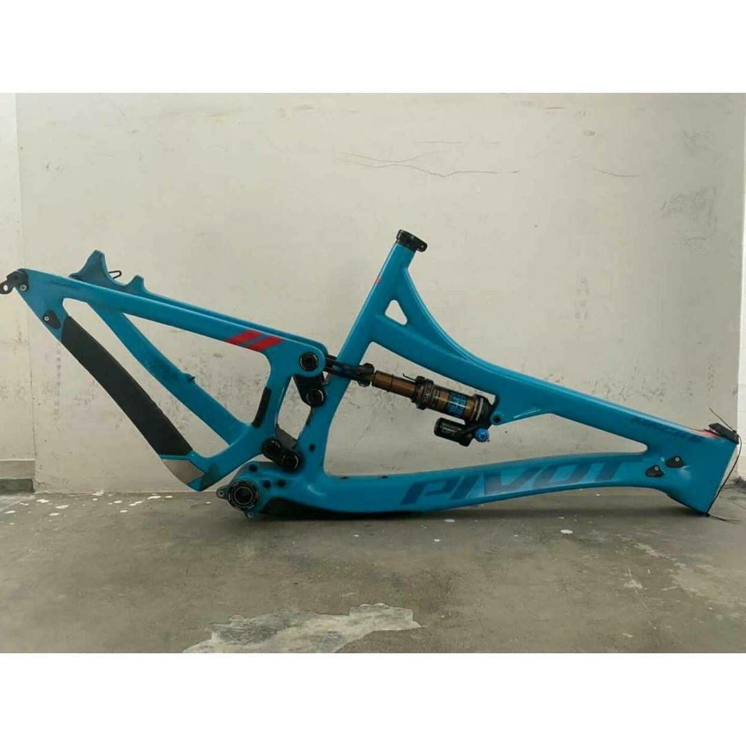 Pivot Mach 6 Carbon Frame L (Boost), Sports Equipment, Bicycles & Parts ...