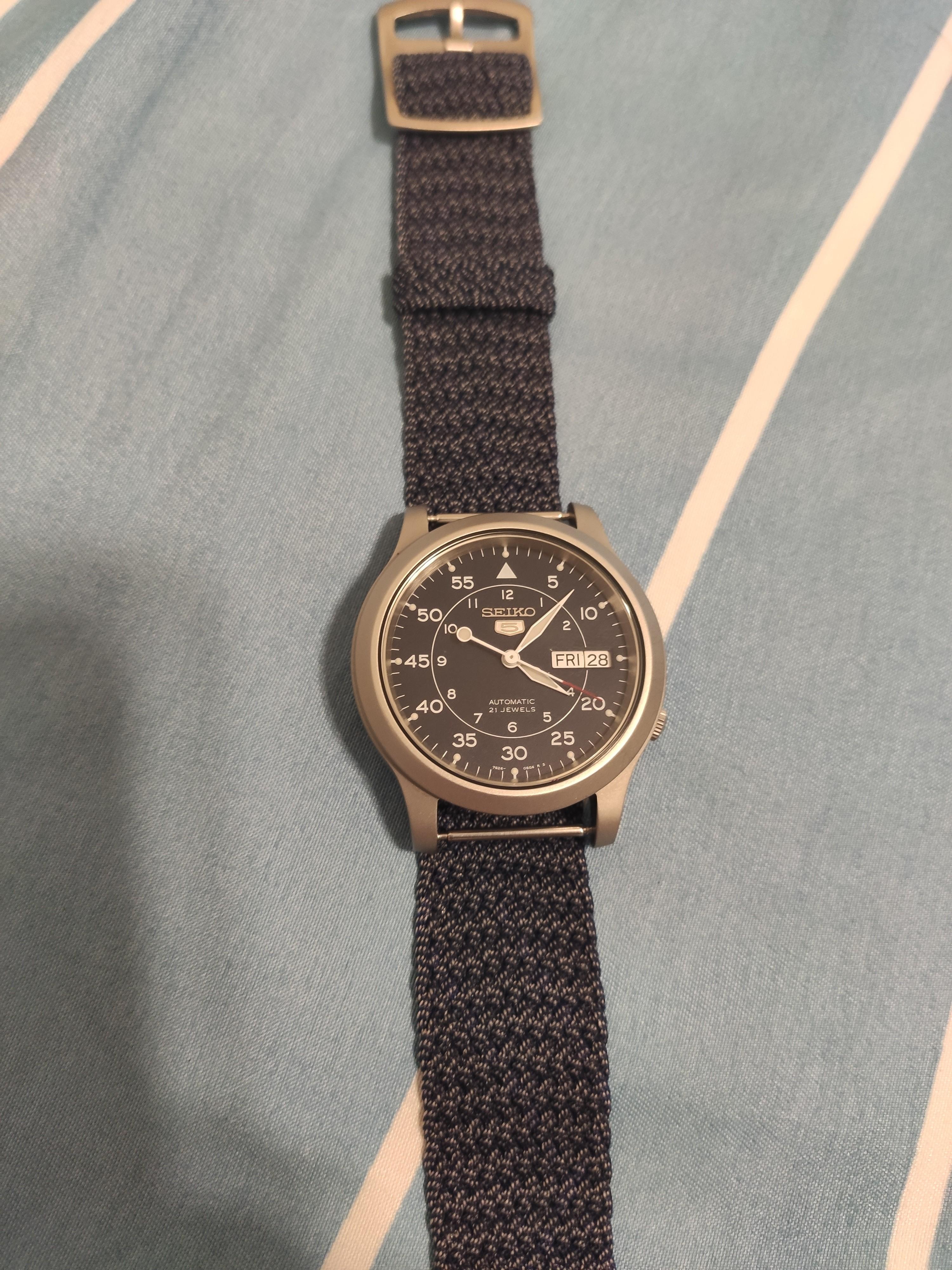 Seiko 5 SNK807 + 1 Strap of choice (see third photo), Mobile Phones ...