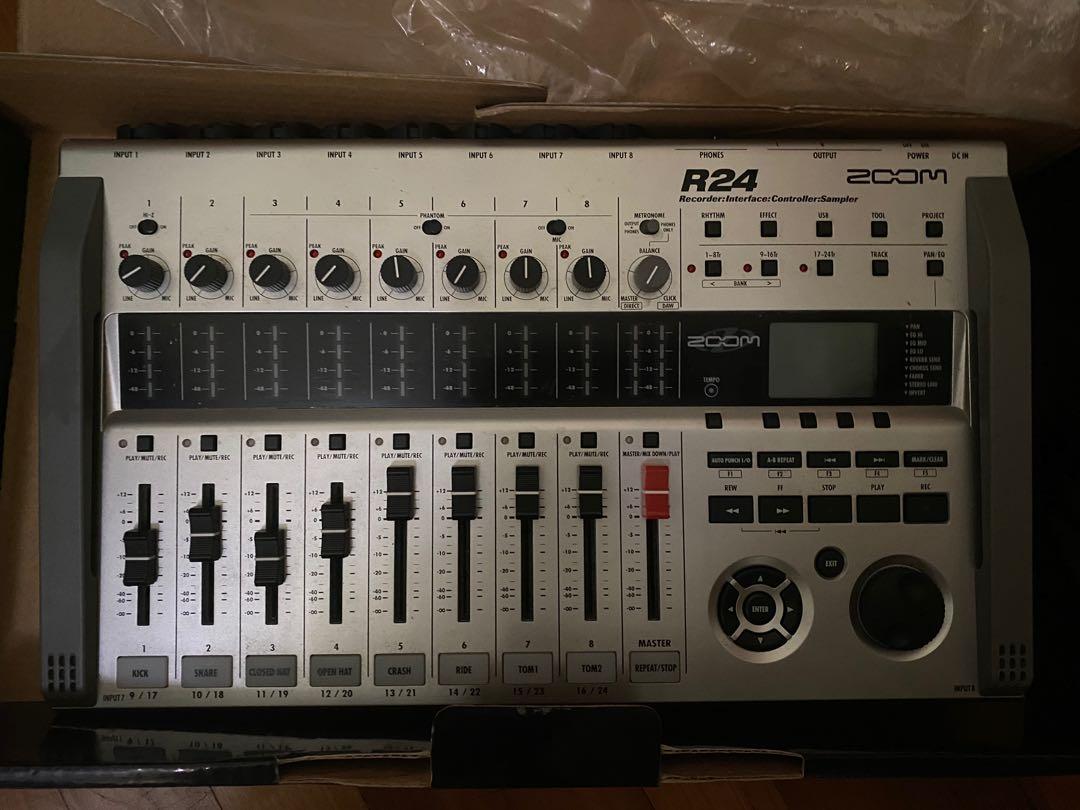 Zoom R24 Recorder:Interface : Controller : Sampler, Hobbies & Toys ...