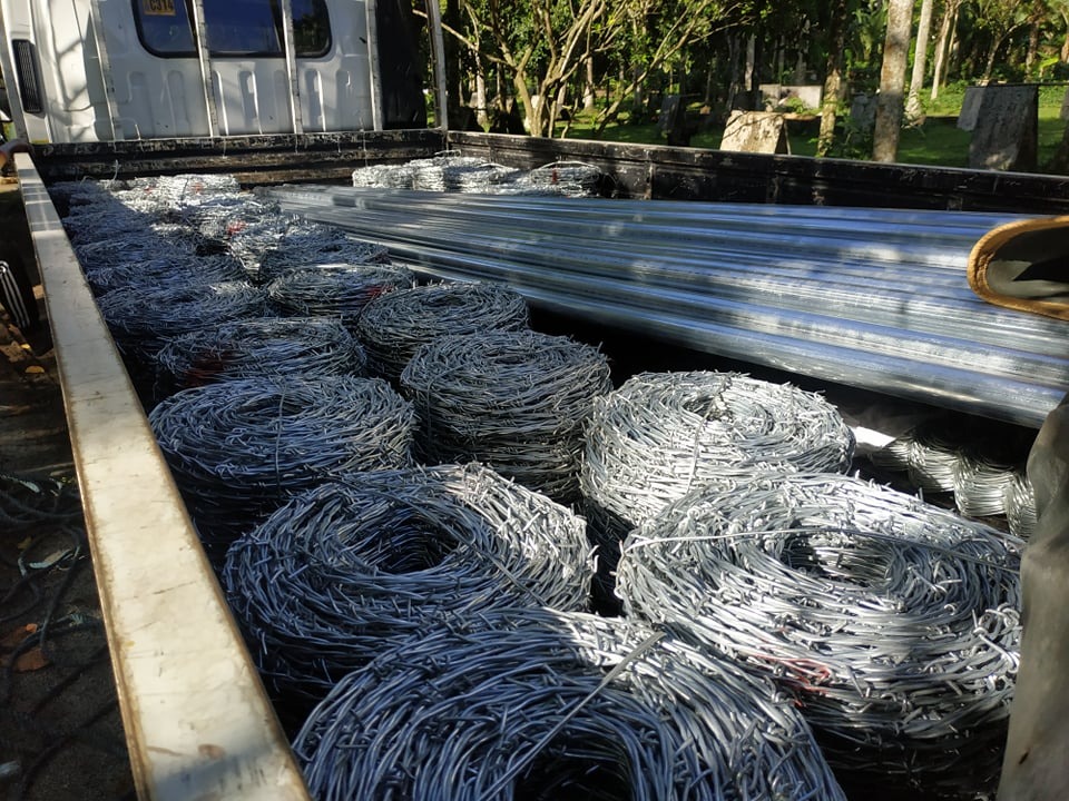 BARB WIRES 2 STRANDS, Commercial & Industrial, Construction & Building ...