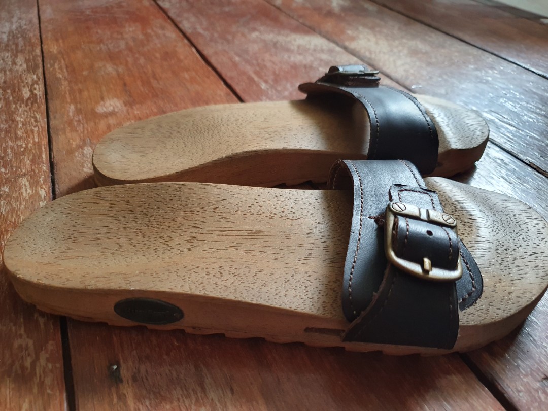 Happy Fit Brown Bakya, Women's Fashion, Footwear, Sandals on Carousell