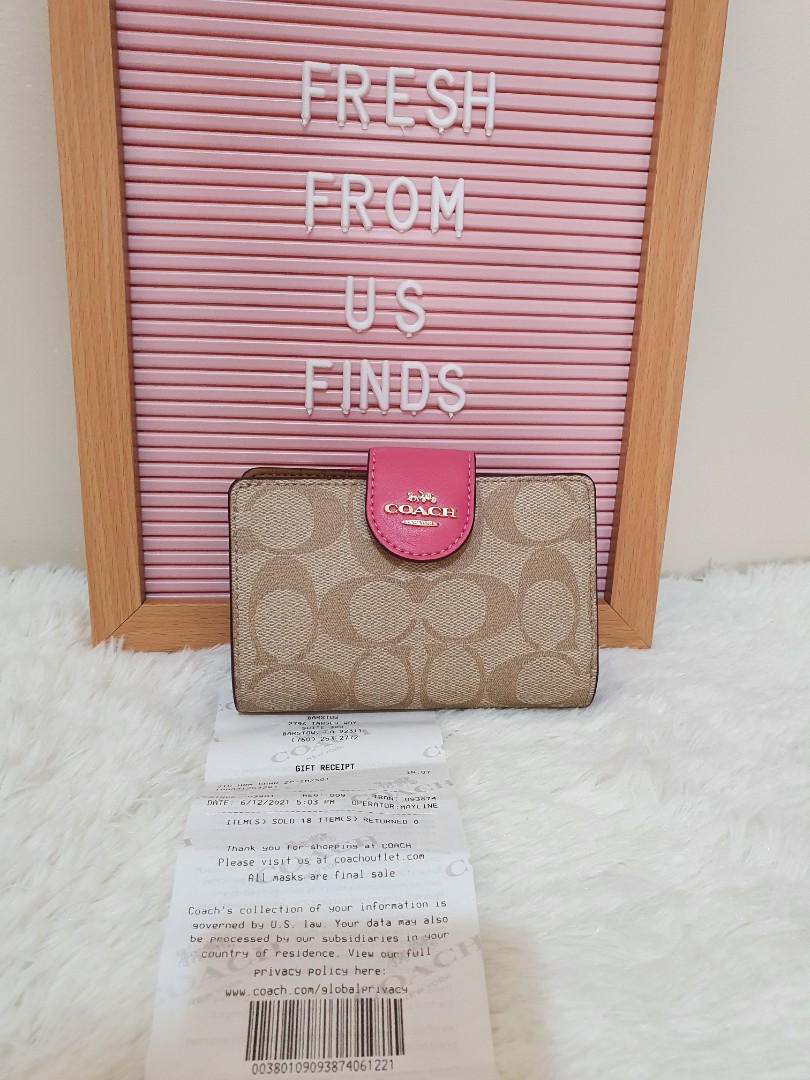 Coach bifold, Women's Fashion, Bags & Wallets, Wallets & Card holders ...