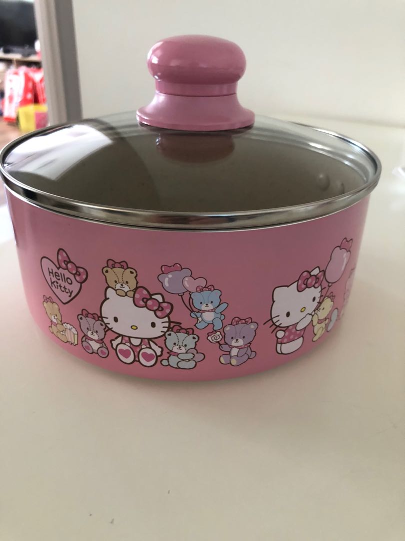 Hello kitty pot , Everything Else on Carousell