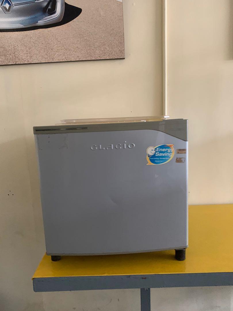 Kulkas 1 pintu Glacio, Kitchen & Appliances di Carousell