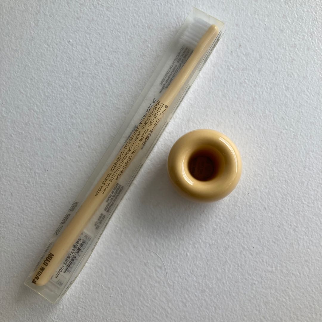 Muji Toothbrush and Holder Set, Beauty & Personal Care, Oral Care on ...