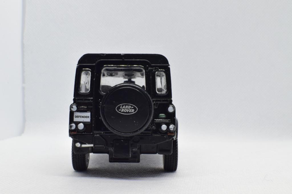 RMZ City Land Rover Defender 110 Scale Model, Hobbies & Toys, Toys ...