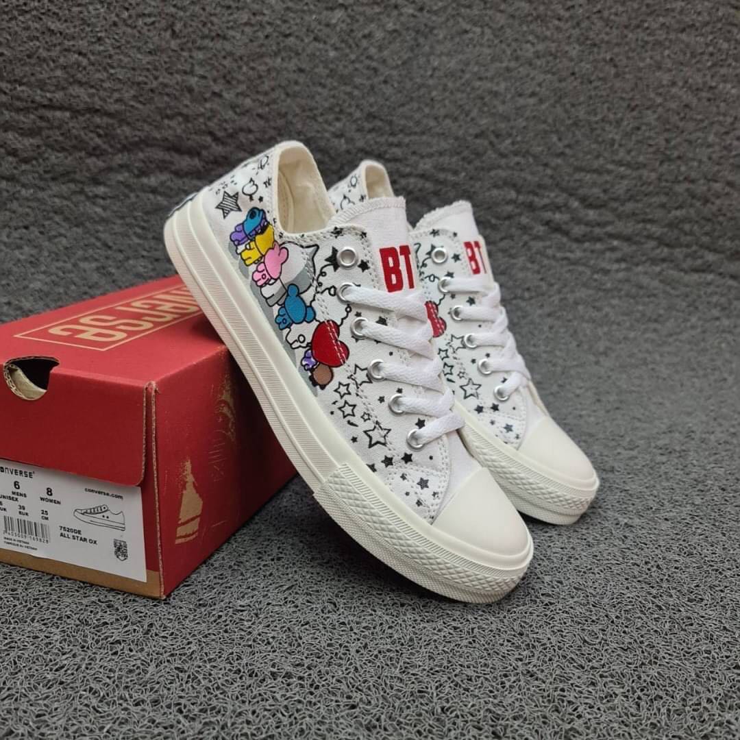 SEPATU converse bt21 jilid 2, Fesyen Wanita, Sepatu di Carousell