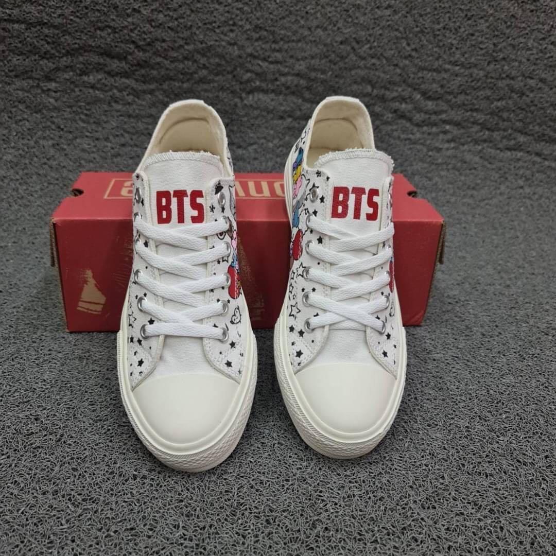 SEPATU converse bt21 jilid 2, Fesyen Wanita, Sepatu di Carousell