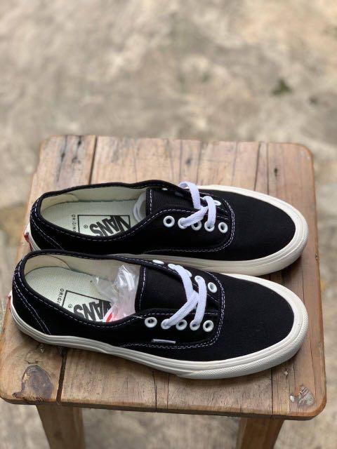 SEPATU vans authentic og lx, Fesyen Wanita, Sepatu di Carousell