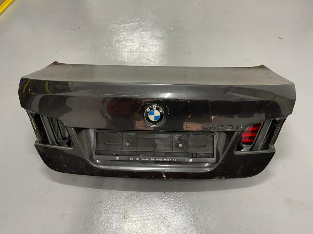 BMW F10 rear boot bonnet, Auto Accessories on Carousell