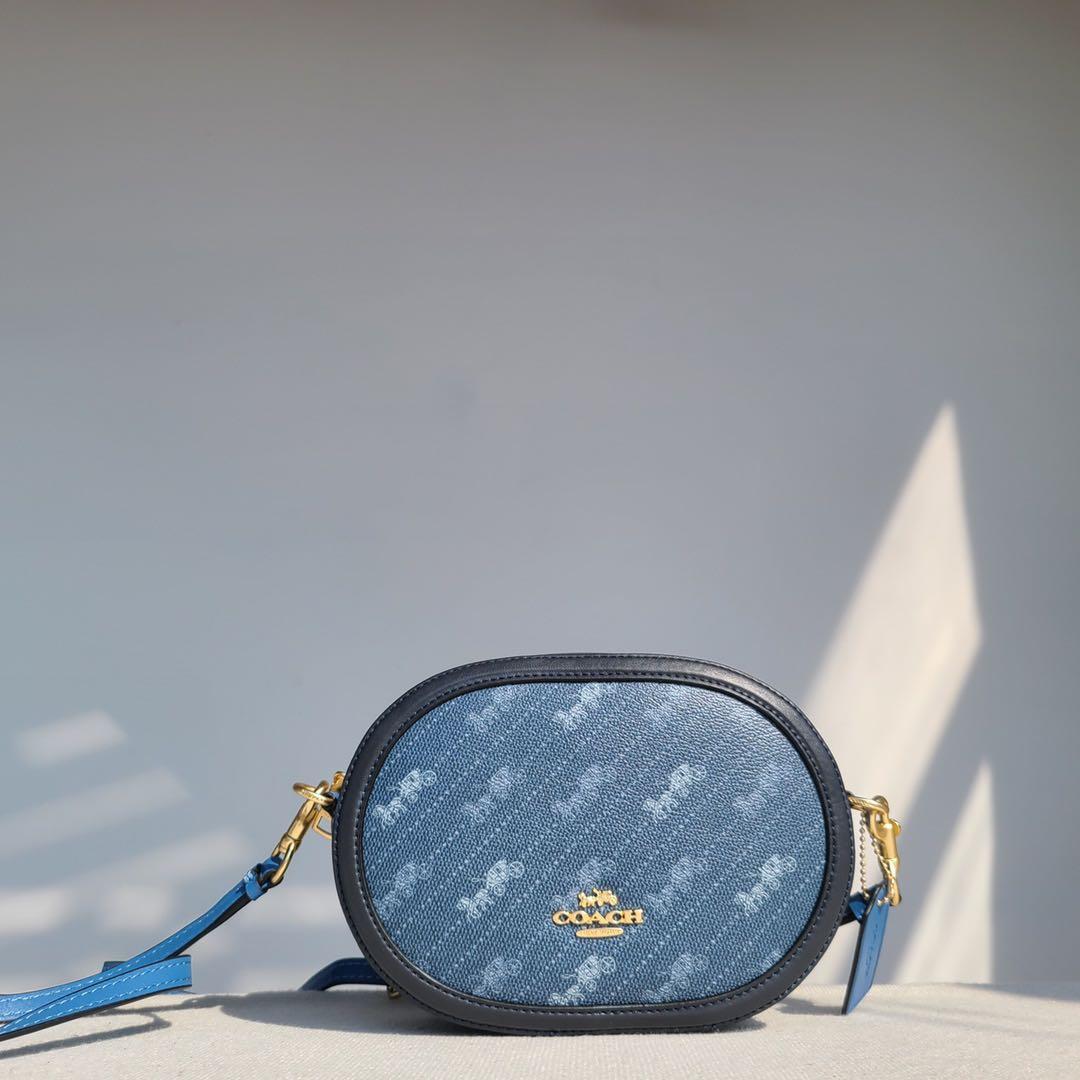 Coach Camera Bag With Horse And Carriage Dot Print, Women's Fashion ...