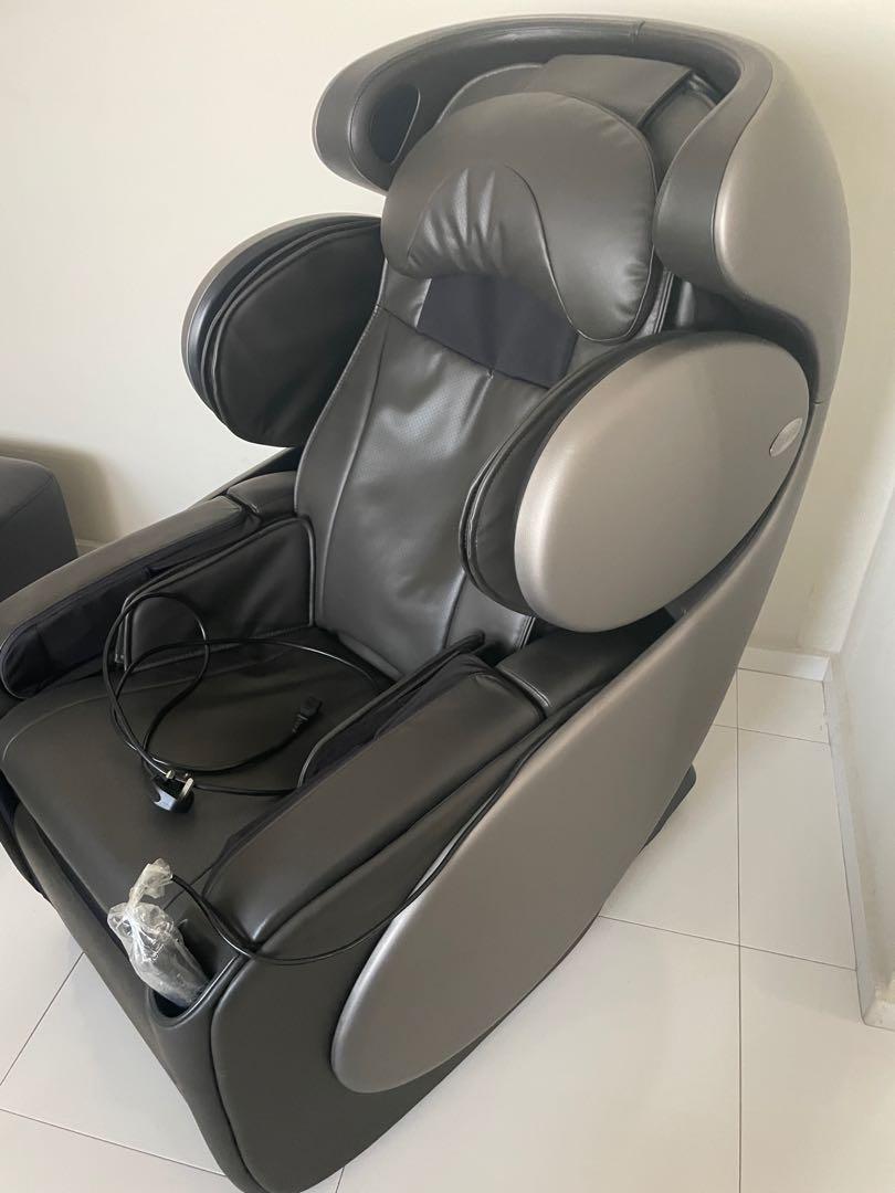 Pristine Osim Massage Chair, Furniture & Home Living, Furniture, Chairs ...