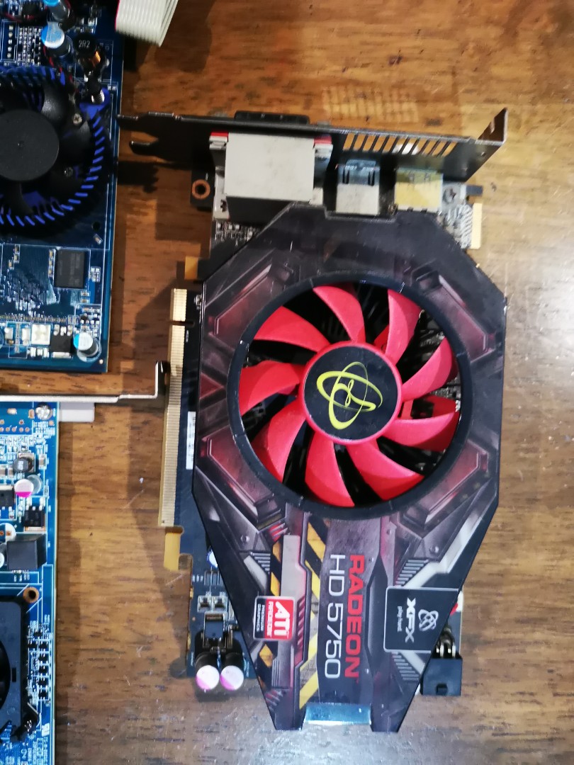 AMD Radeon HD 5750, Computers & Tech, Parts & Accessories, Computer ...