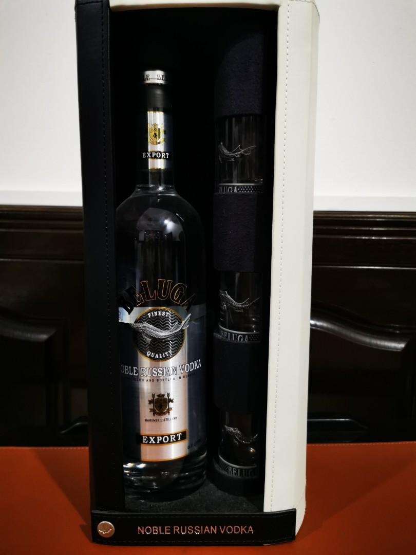 Beluga Noble Russian Vodka Gift Pack with 3x Volka Glasses (70cl, 40% ...