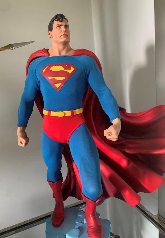 DC Superman Premium Format Figure by Sideshow Collectibles (exclusive ...