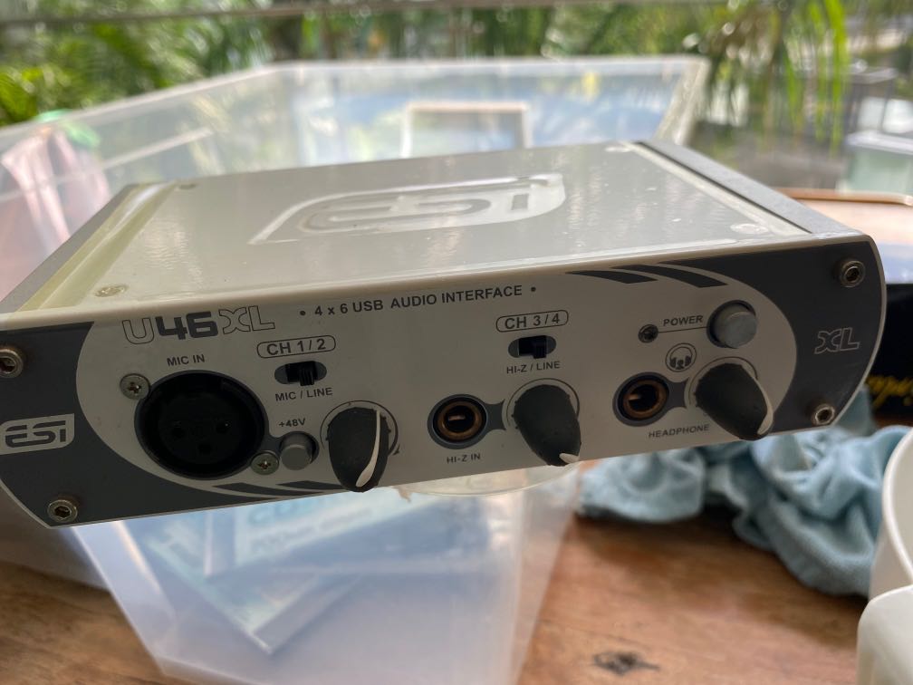 ESI multi-purpose 4-in 6-out multi-channel audio interface, Hobbies ...