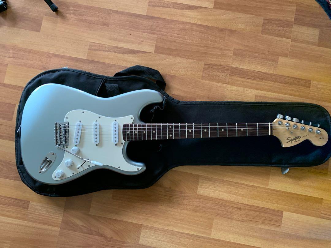 Squire Affinity Stratocaster Electric Guitar, Laurel FB, Slick Silver ...