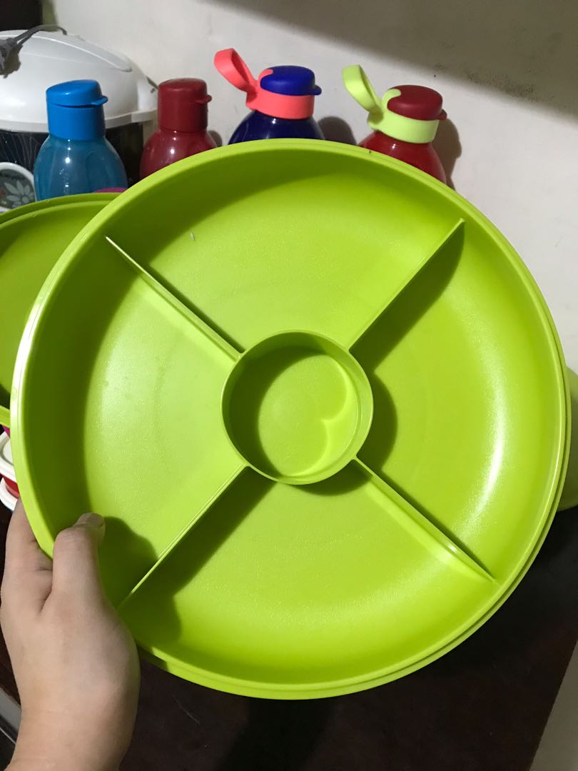 Tupperware serving center tempat makan toples putar hijau, Kitchen ...