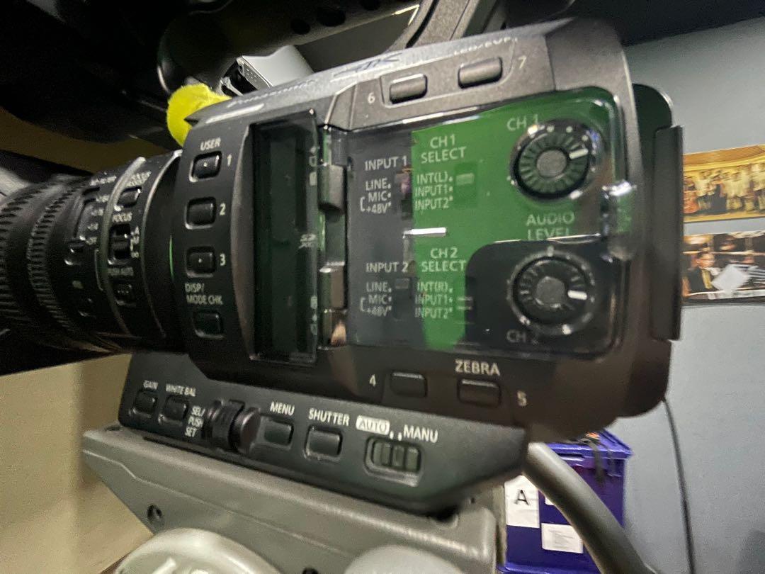 02 x Panasonic AG-UX90 4K UX Series Professional Camcorder, Photography ...