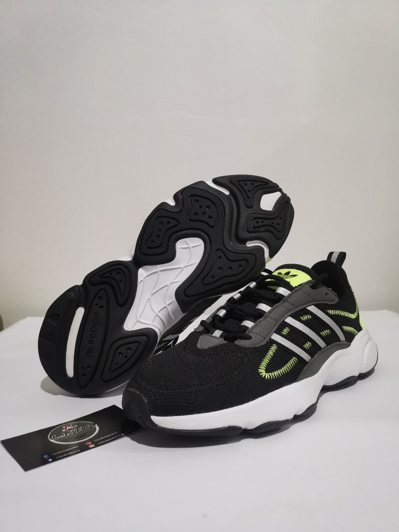 Adidas Originals Haiwee Shoes, Men's Fashion, Footwear, Sneakers on ...