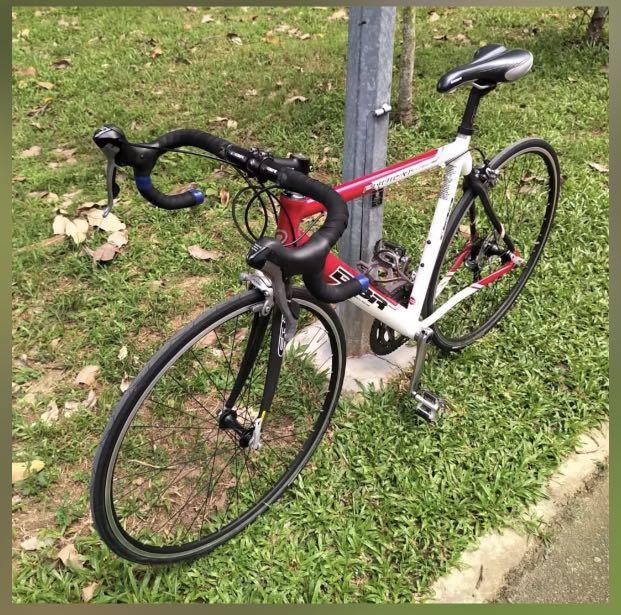 Diamondback Racing Carbon Road Bike with Shimano 105 Groupset, Sports ...