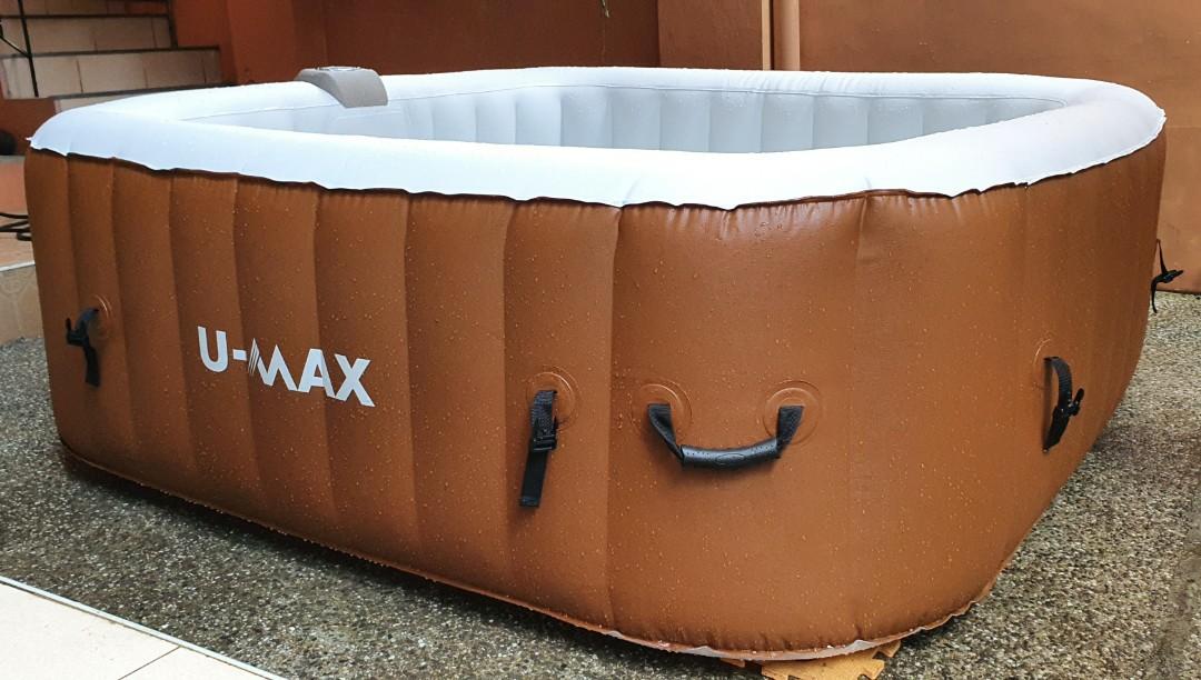 Inflatable bubble bath jacuzzi, Beauty & Personal Care, Bath & Body ...