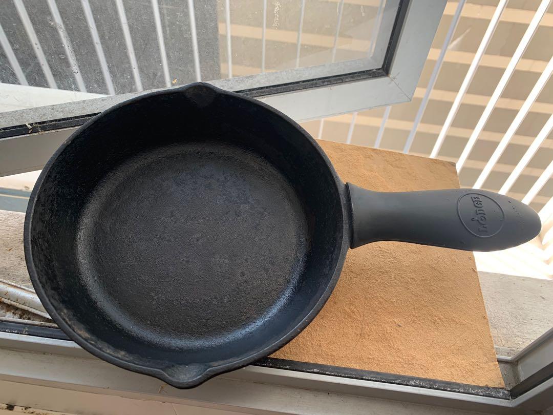 Lodge cast iron 8 inches, Furniture & Home Living, Kitchenware ...