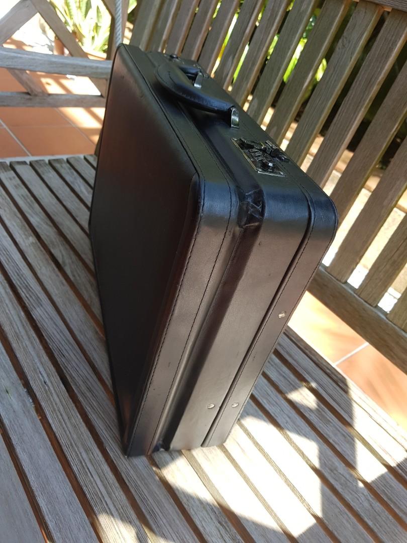 Samsonite briefcase black clamshell hard sided with safety locks, Men's ...