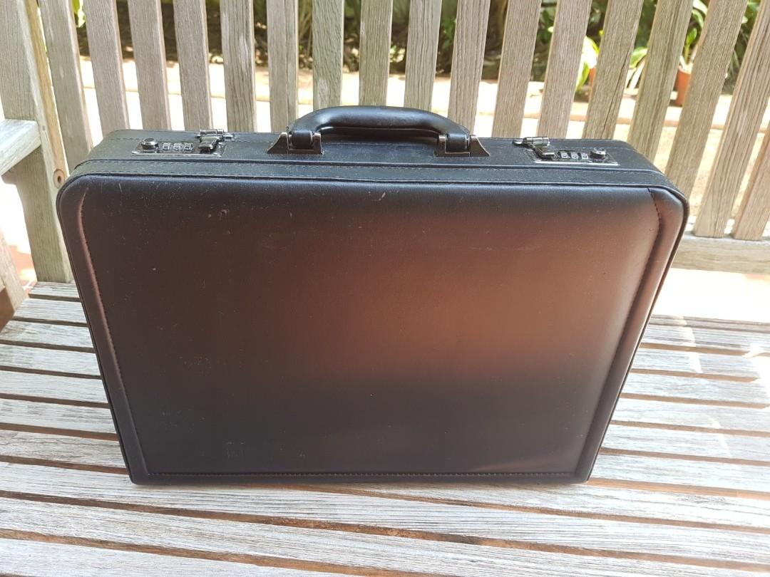Samsonite briefcase black clamshell hard sided with safety locks, Men's ...