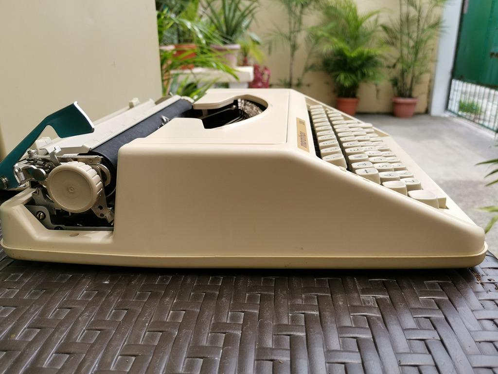 Vintage Korean Typewriter MARATHON 200, Computers & Tech, Office ...