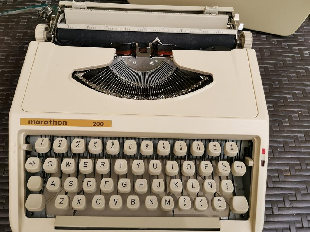 Vintage Korean Typewriter MARATHON 200, Computers & Tech, Office ...