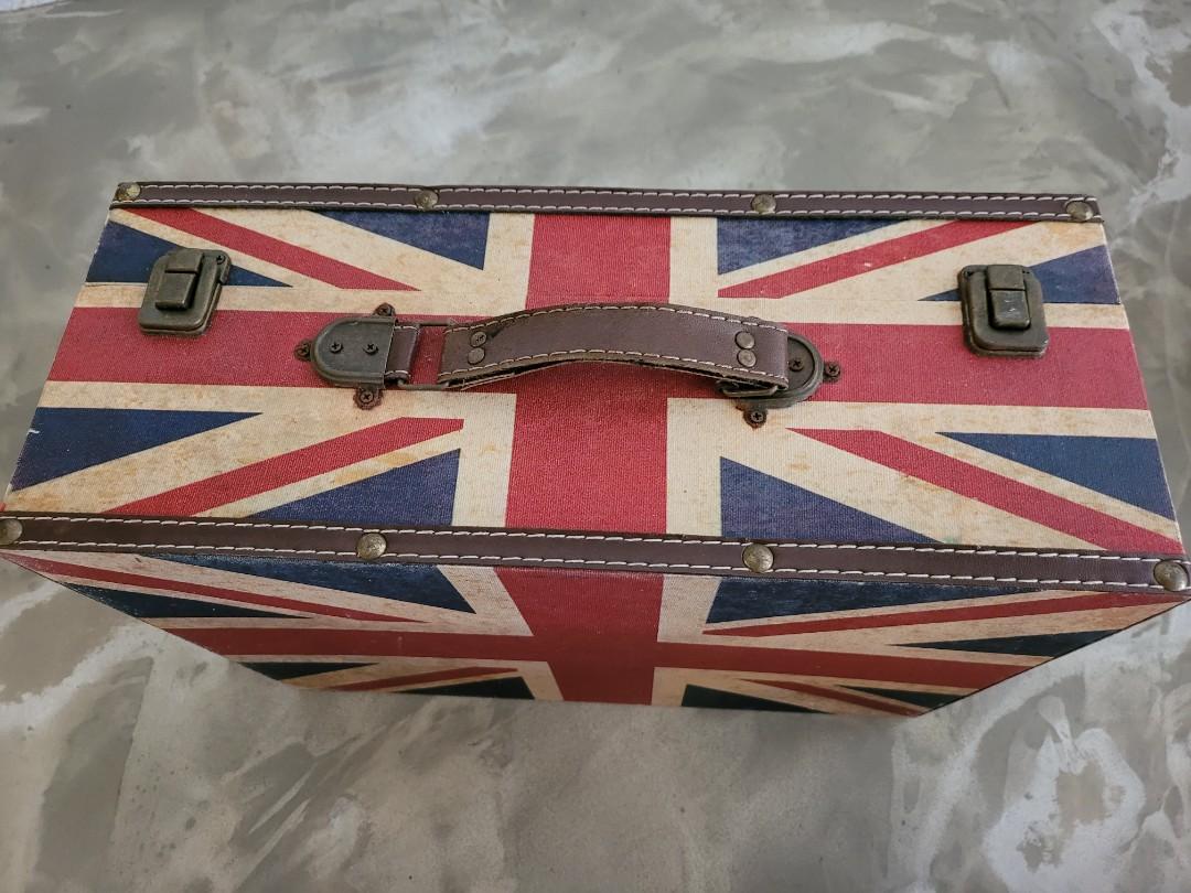 Vintage Union Jack luggage case box with metal clasp, Hobbies & Toys, Memorabilia & Collectibles ...