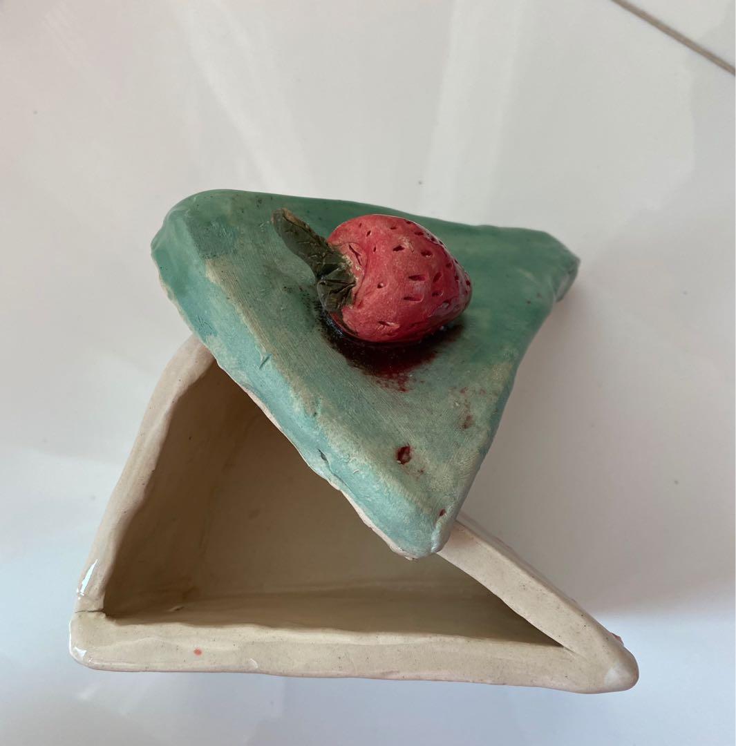 Customised gifts - Clay/Ceramic cakes boxes, Hobbies & Toys, Stationery ...