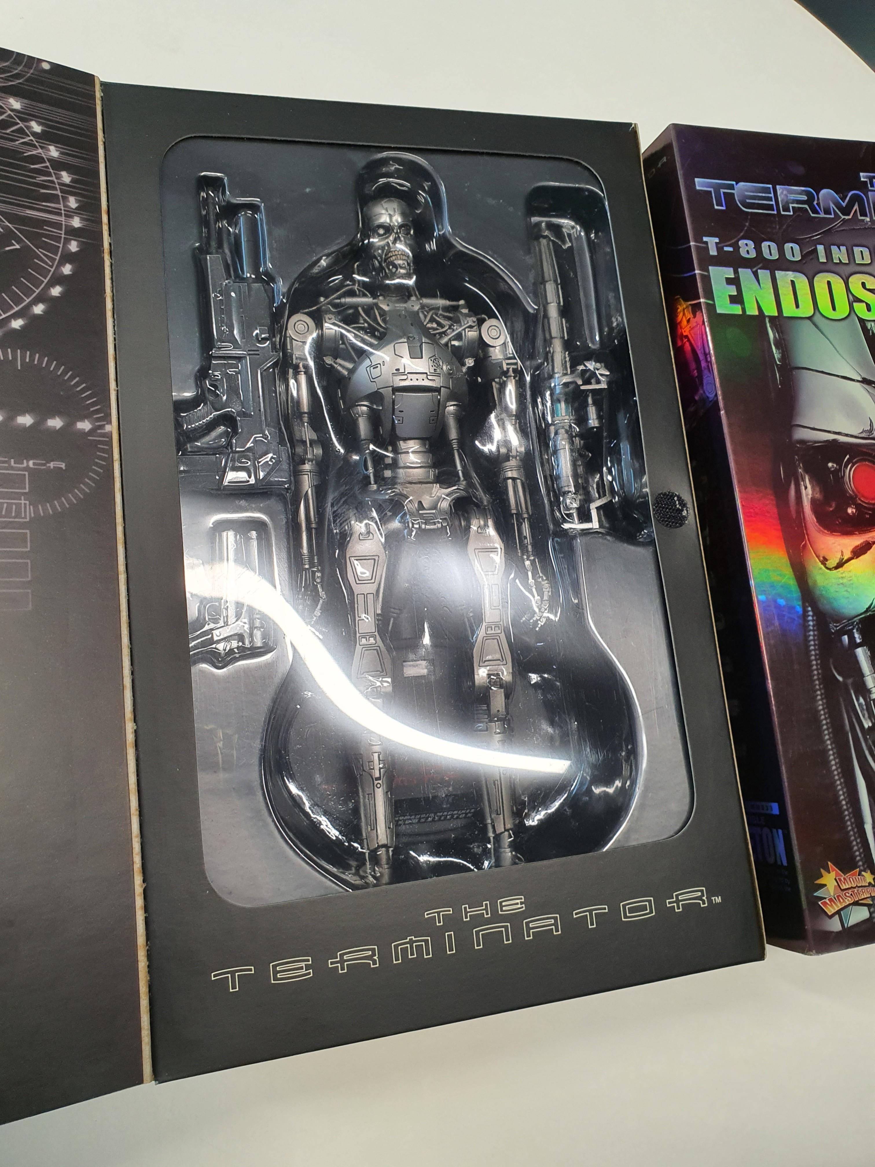 Hot Toys Terminator T800 Endoskeleton 1/6 scale figure, Hobbies & Toys ...