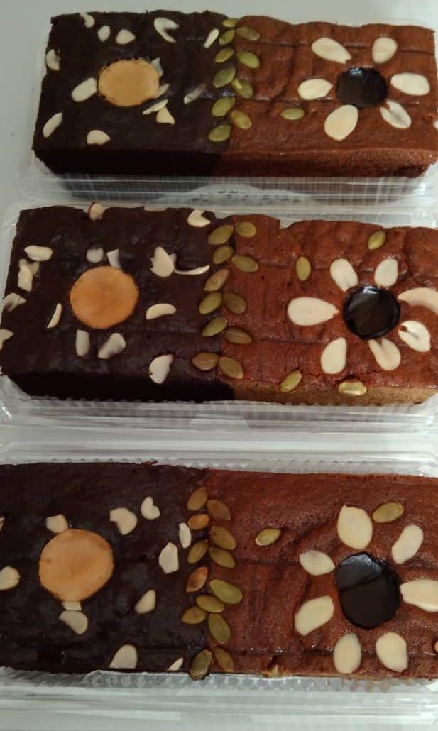 Kek 2 benua kecik, Food & Drinks, Packaged & Instant Food on Carousell